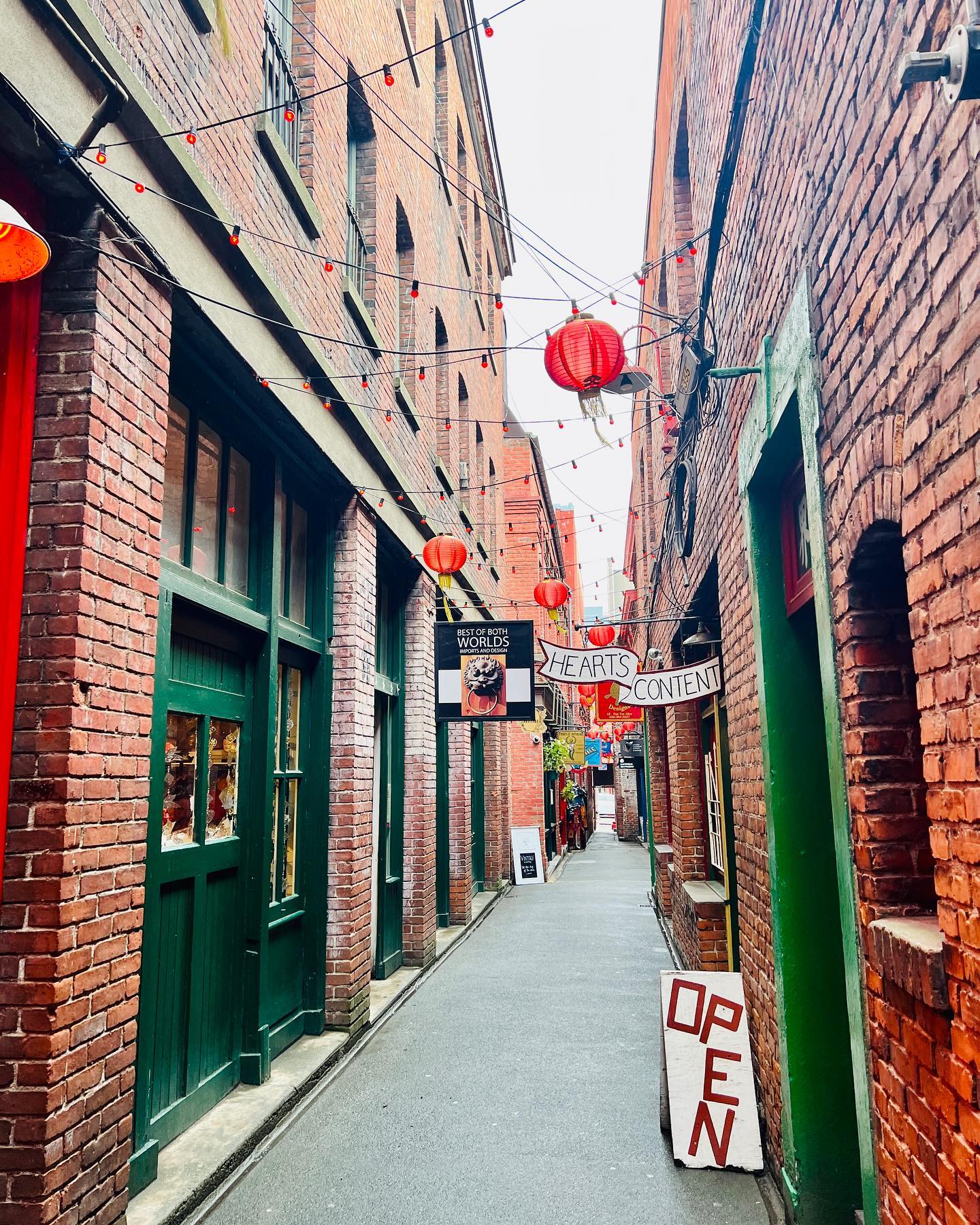 Guide to Victoria BC’s Chinatown - The Oswego Hotel